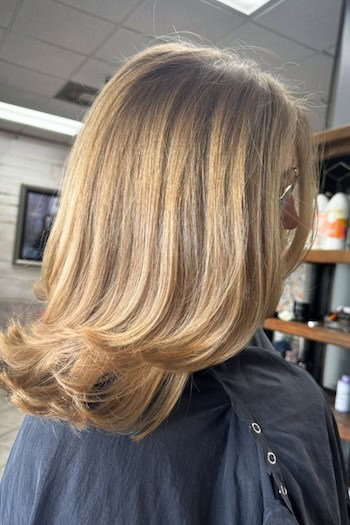 36 Irresistible Medium-Length Haircuts For Thick Hair You'll Adore ...