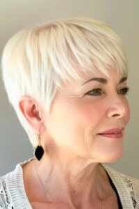 31 Volumizing Short Hairstyles For Older Women With Thin Hair - The ...